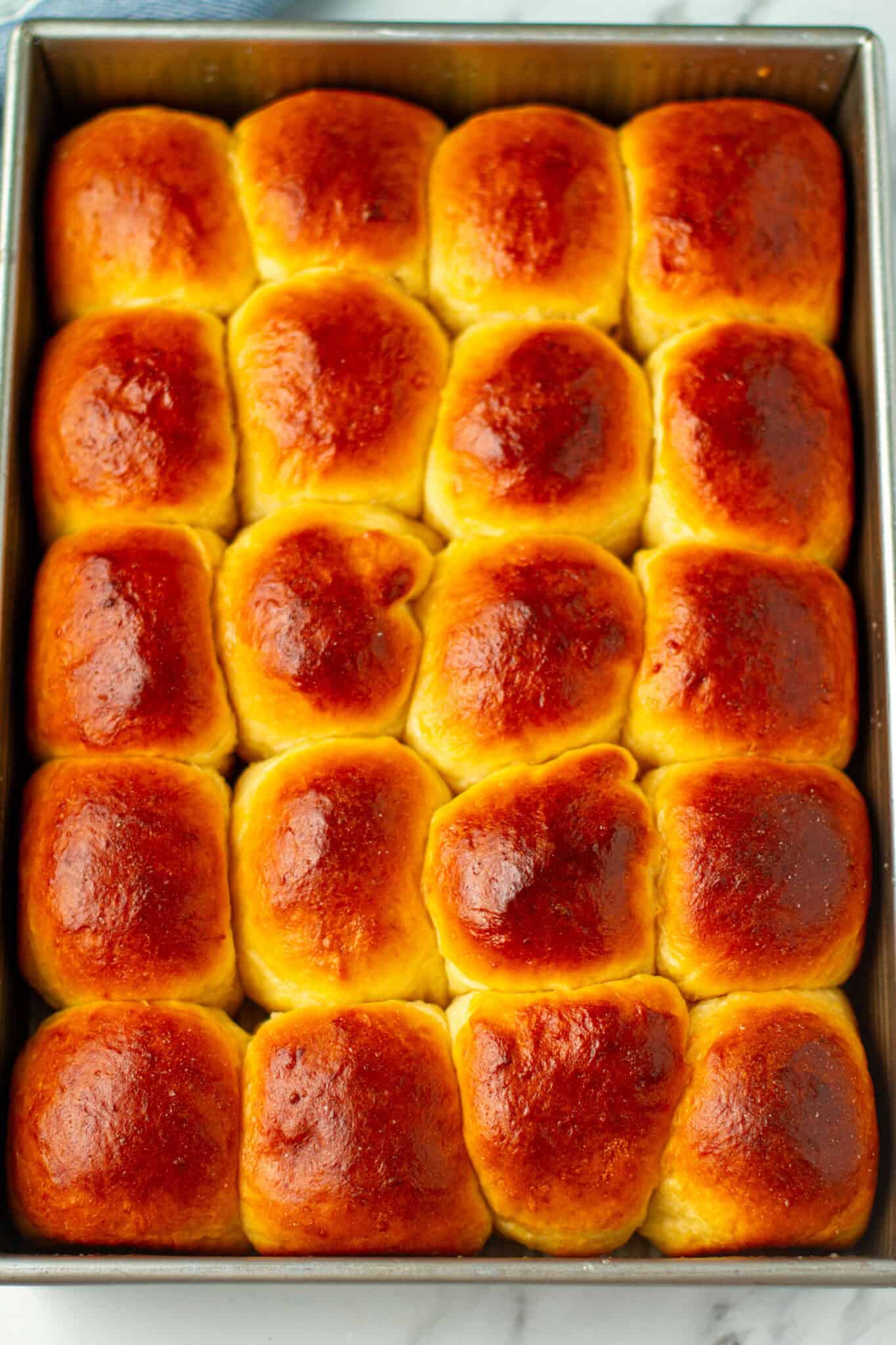 Hawaiian Dinner Rolls - Kenneth Temple